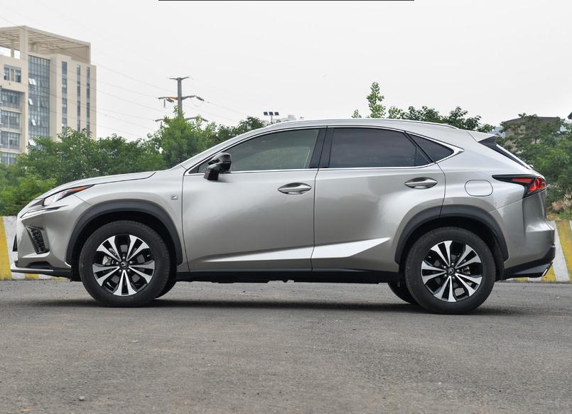 36万怎么选车？雷克萨斯NX还是奥迪Q5L？读完你就清楚了_百科TA说