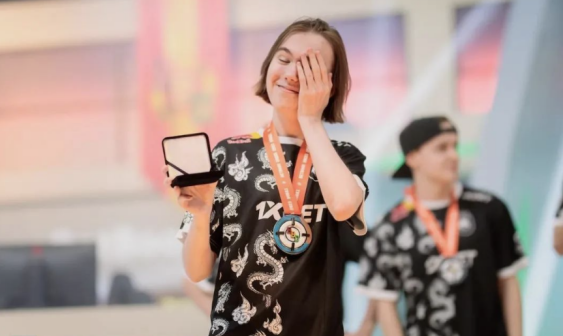 Donk（俄罗斯《反恐精英2》电竞选手）_百度百科