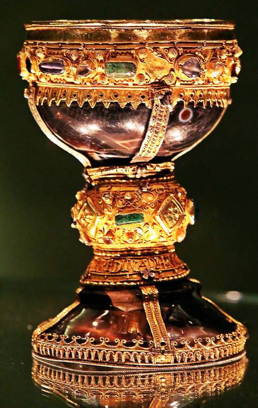 圣杯（亚瑟王传说中的圣物）_百度百科