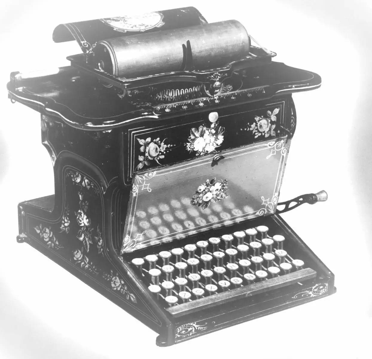 为了让打字变得更反人类，他们发明了你现在用的键盘_百科TA说