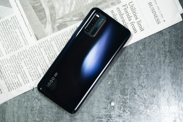 55W超级闪充！最便宜骁龙865手机iQOO 3正式发布，3598元起_百科TA说