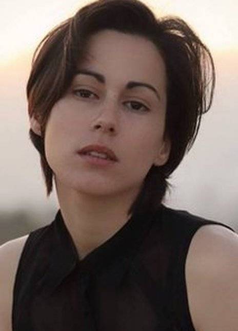 Stephanie Mejlaq_百度百科
