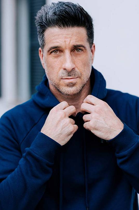 Conrad Whitaker_百度百科