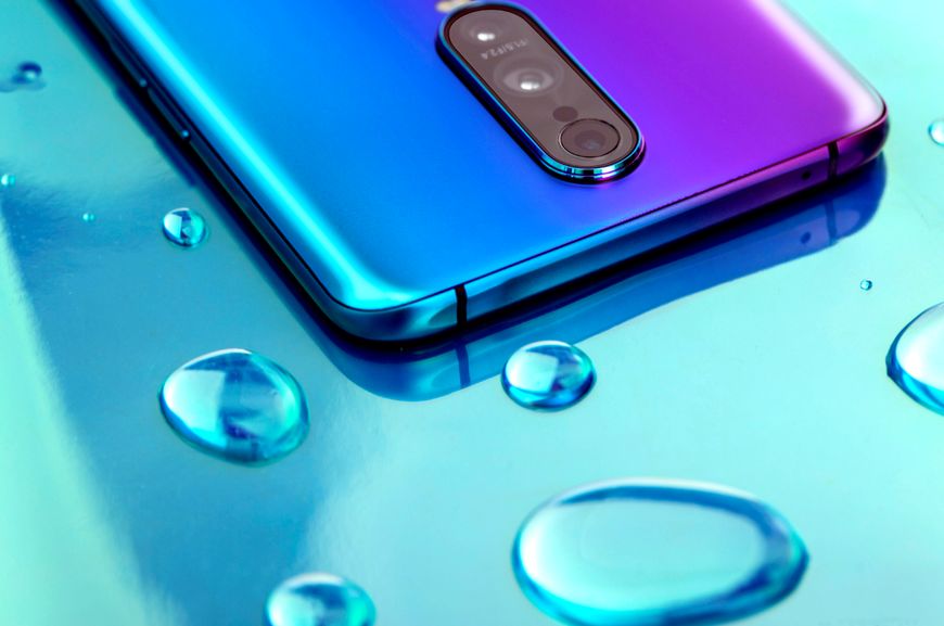 强者对决！国产手机OPPO R17 Pro和华为P20 Pro夜拍能力谁更强？_百科TA说