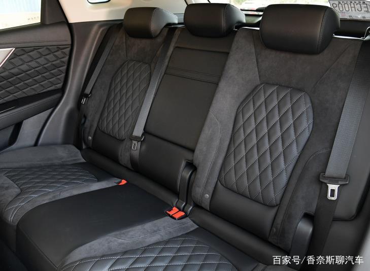 22万的红旗HS5贵吗？开了4个月后，车主说了九个字_百科TA说