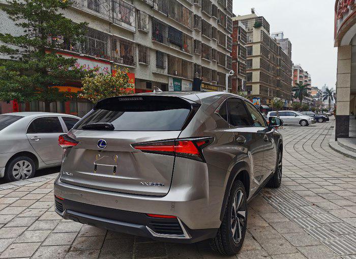 开完雷克萨斯NX，再花34万开凯迪拉克XT5，车主说了心里话_百科TA说