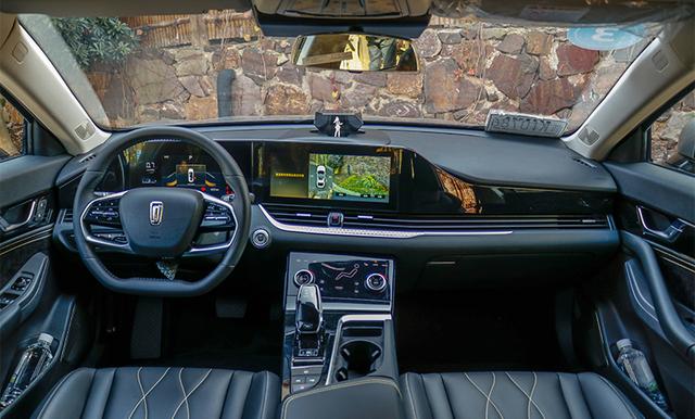 奔腾B70将于11月28日上市，预售价为10.99万起 未来将推出2.0T车型_百科TA说