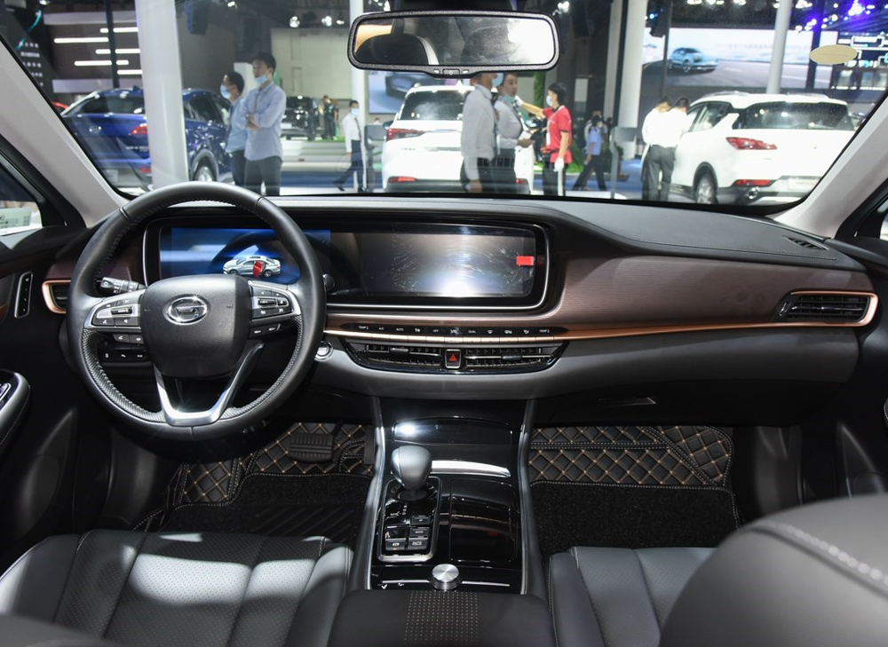 传祺GA6运动版参展，大包围+小尾翼！169马力的“四不像”_百科TA说