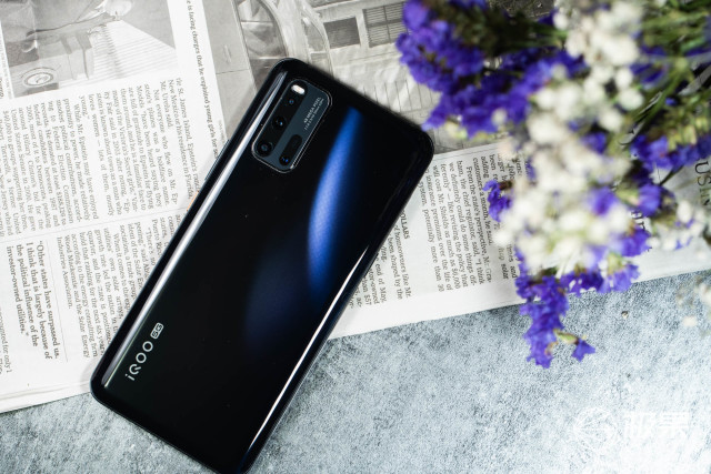 55W超级闪充！最便宜骁龙865手机iQOO 3正式发布，3598元起_百科TA说