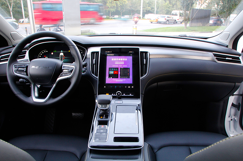 荣威i6 MAX/ei6 MAX同步上市 售价10.68-15.38万元_百科TA说