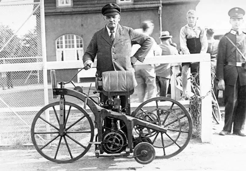 比哈雷优雅，比本田热血，永远的英伦经典凯旋（Triumph）摩托车_百科TA说