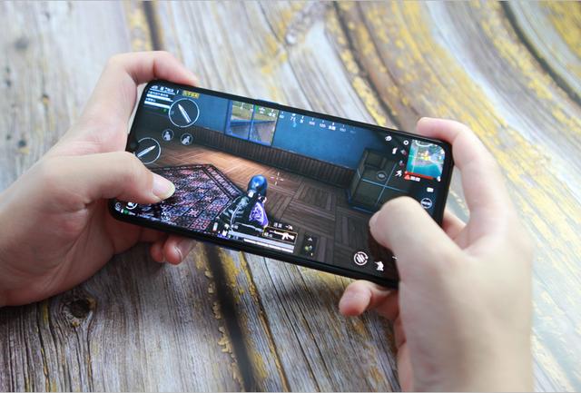 想换机却预算不多？或许你可以选择OPPO Reno Ace高达定制版_百科TA说