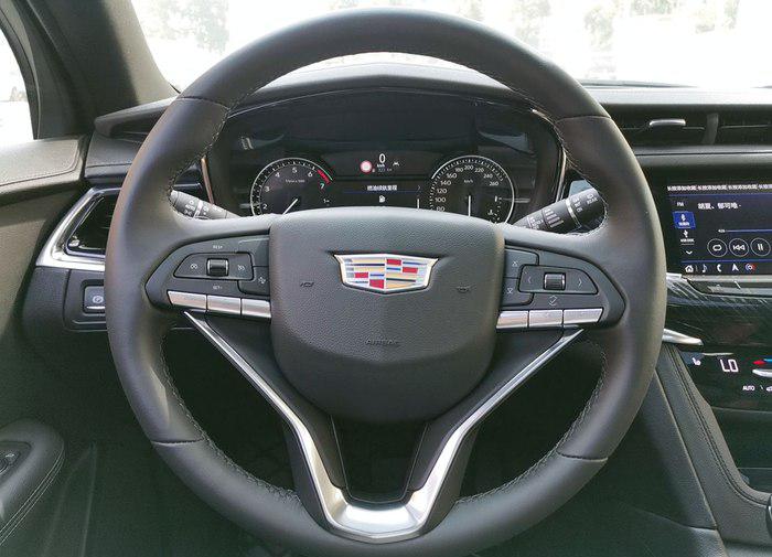 44万的凯迪拉克XT6值得入手吗？提车210天后，车主说了大实话_百科TA说