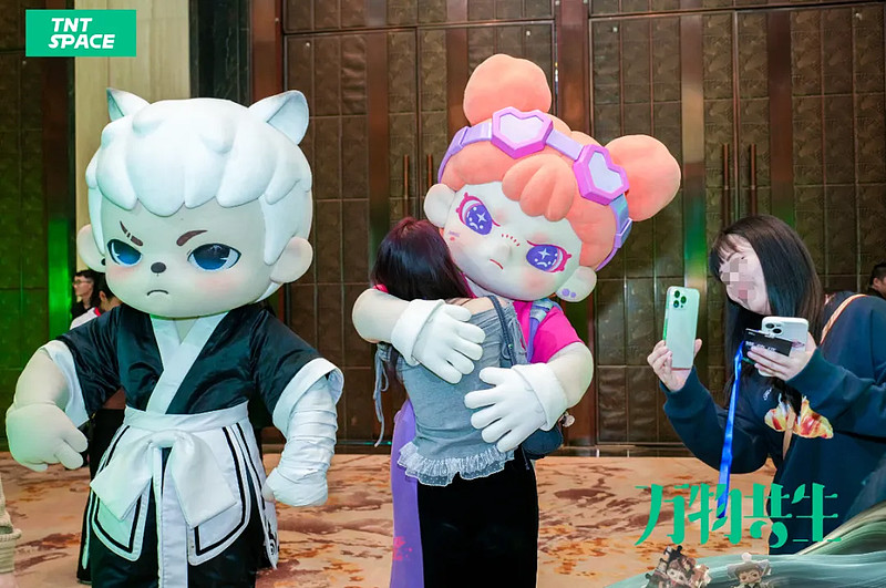 一年卖出2000万只盲盒，TNTSPACE要与IP产业“万物共生”_百科TA说