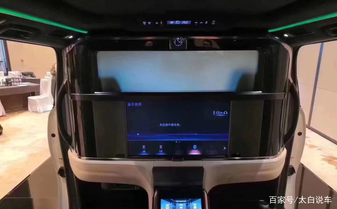 顶级奢华面包车，雷克萨斯LM300H_百科TA说