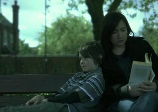 长凳上的注视_百度百科