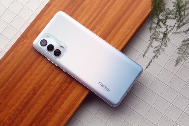 魅族18搭载Flyme 9系统，干净清爽无广告，网友：这体验真香！_百科TA说