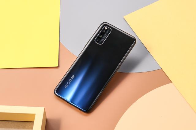 最适合送礼的5G手机，iQOO Z1和iQOO Neo3，父亲都喜欢_百科TA说