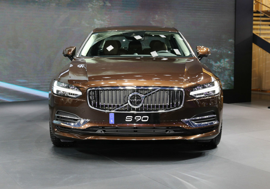 可以把腿蹬直的后排空间？沃尔沃S90腰身修长，内部空间令人惊叹_百科TA说