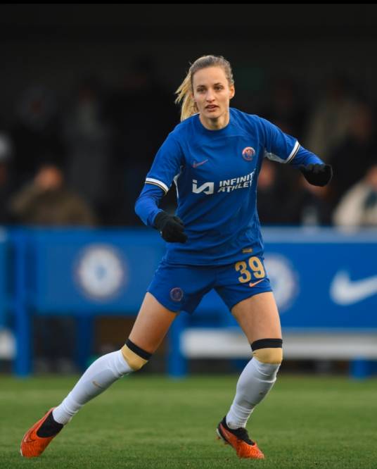 娜塔莉·比约恩_百度百科