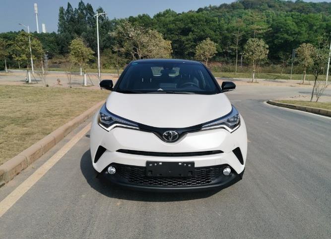 开了马自达CX4，再提丰田CHR，两车比较，车主：想说六个字_百科TA说