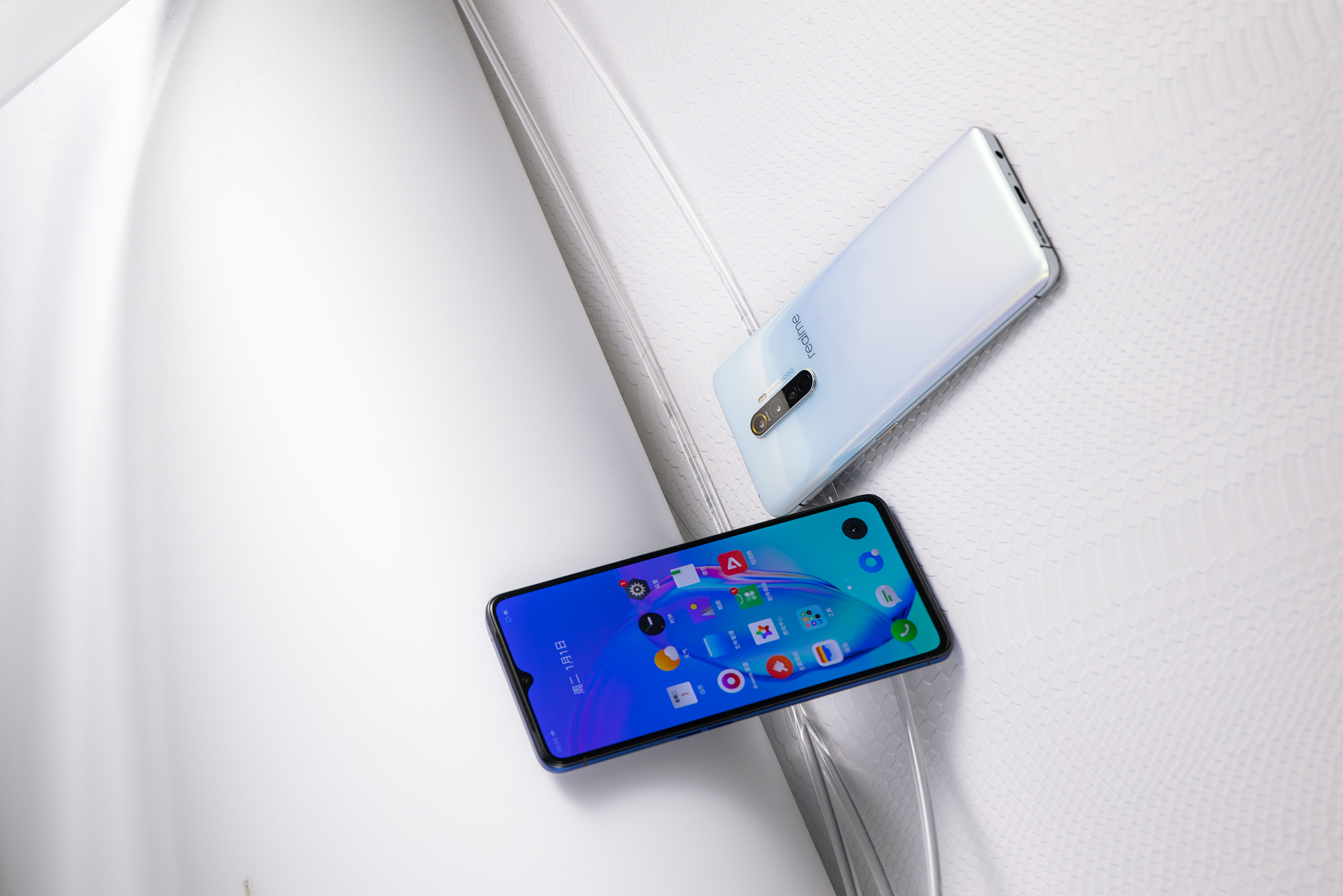 realme X2 Pro毒图党：外观质感如90Hz流体屏般顺滑_百科TA说