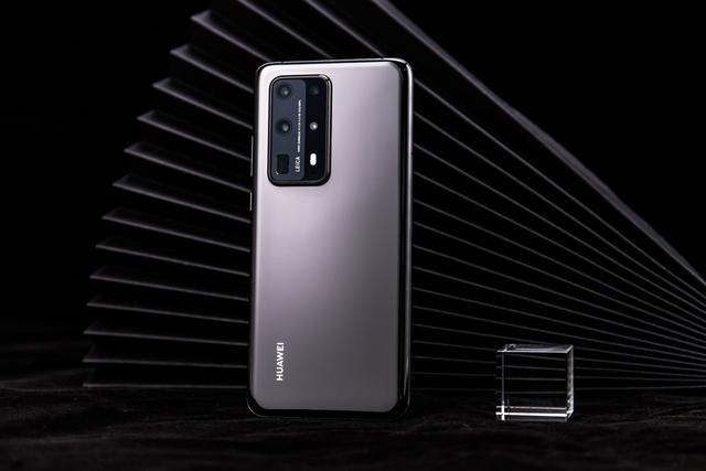 四曲满溢屏设计 华为P40 Pro+陶瓷黑图赏_百科TA说