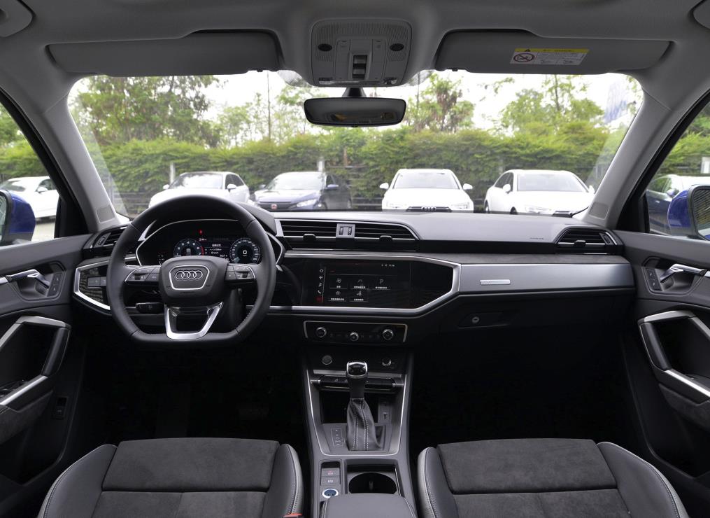 29万怎么选择？捷豹EPACE和奥迪Q3怎么选？看完你就知道了_百科TA说