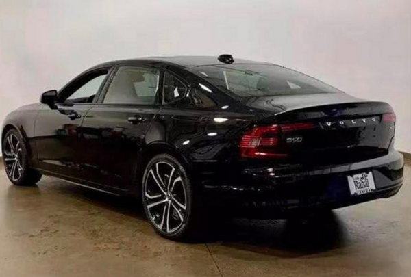新款沃尔沃S90海外实拍 搭载2.0T+48V轻混系统_百科TA说