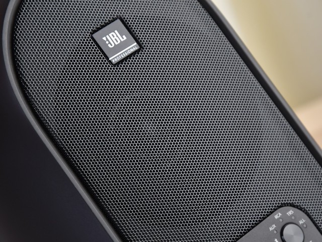 全面均衡，自然透彻 JBL 104BT监听音箱评测_百科TA说