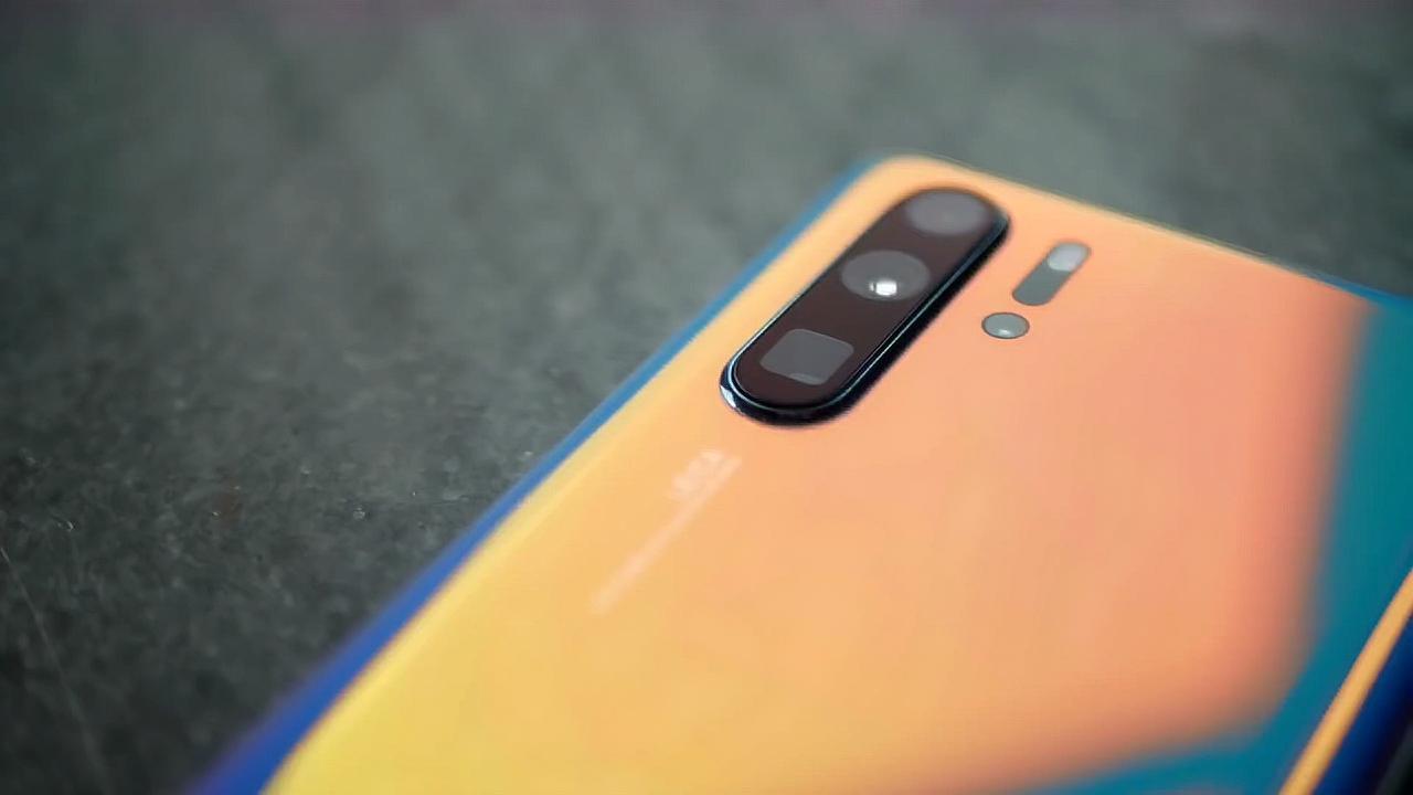 华为P30 Pro搭载50倍数码变焦，可以实现超远距离扫码了_百科TA说