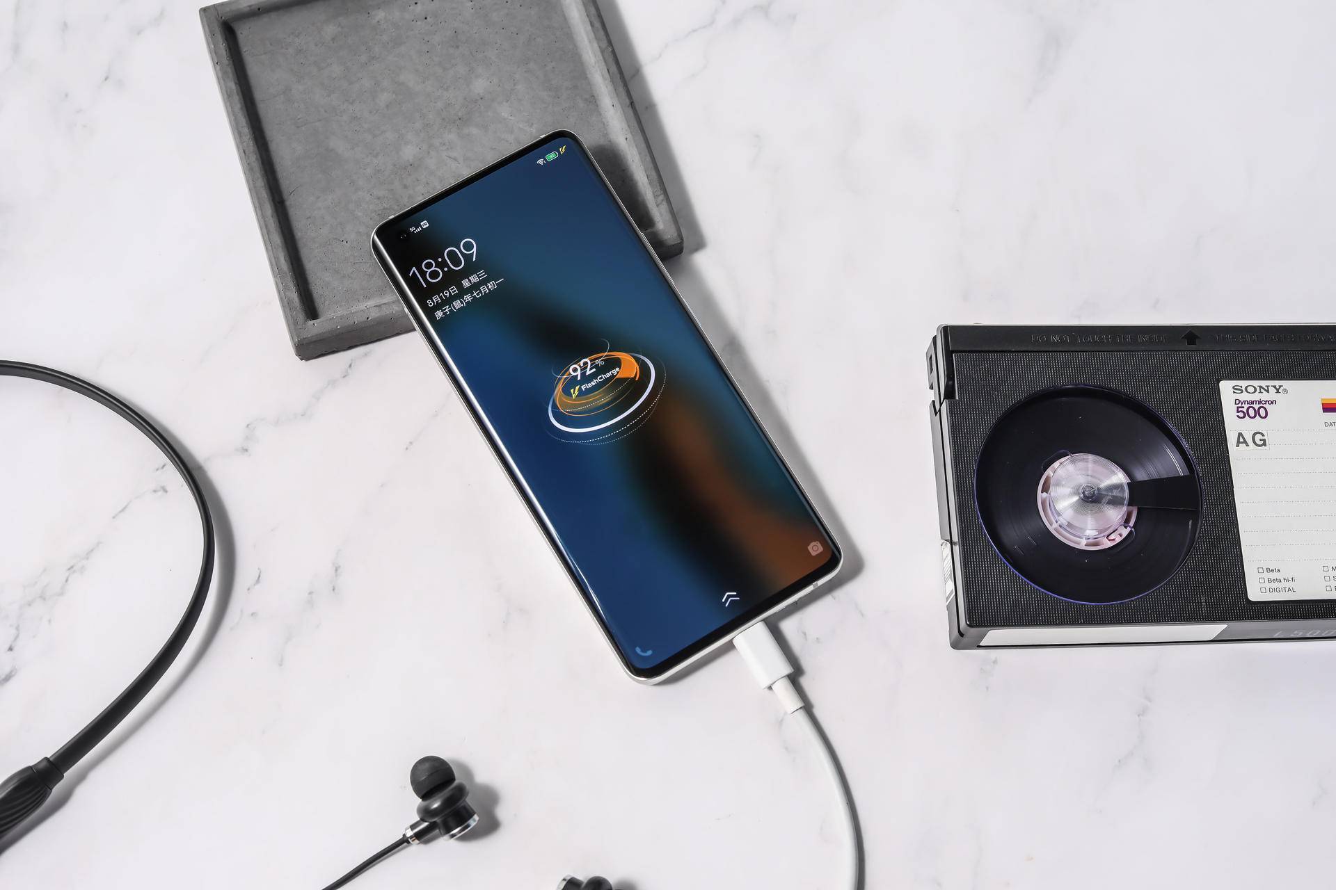 iQOO 5 Pro图赏：“颜值实力派”产品中的标杆机型_百科TA说