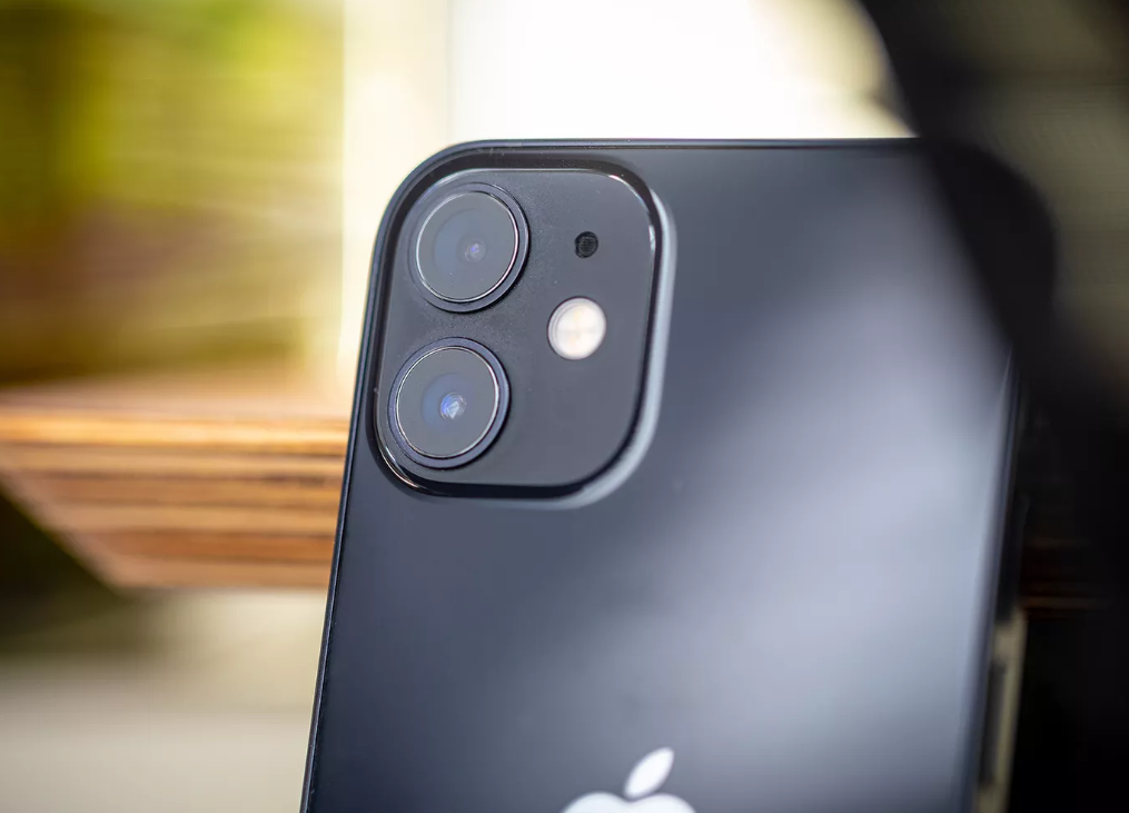 iPhone12 mini市场价确认，降价还送充电器，果粉：后悔买早了！_百科TA说