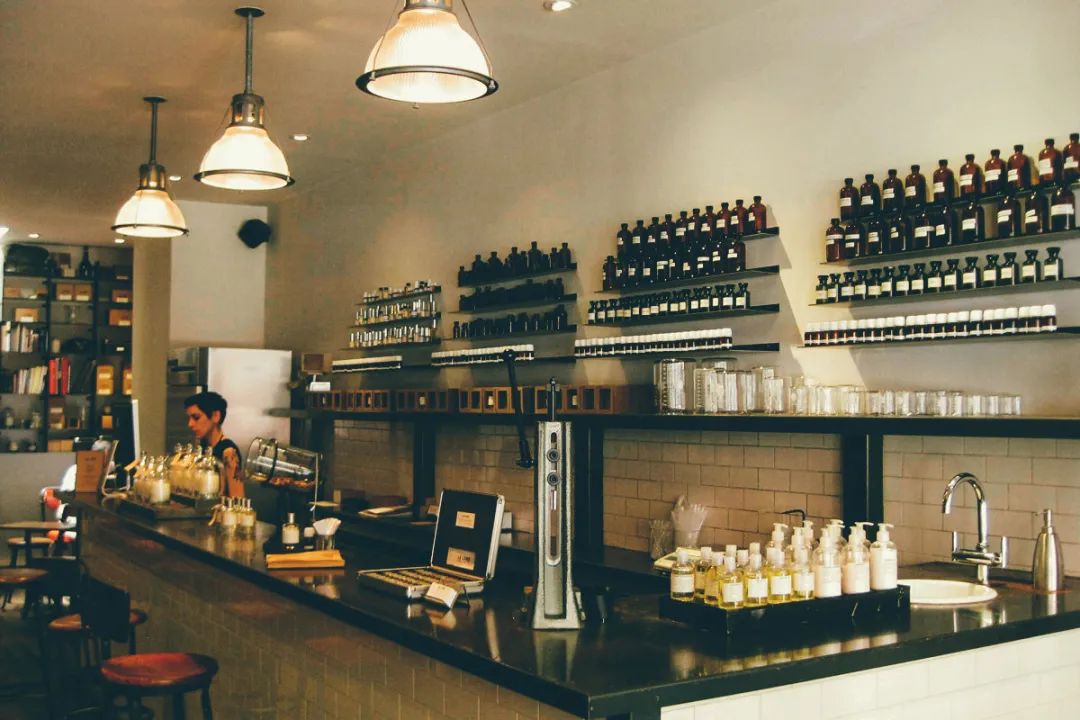 起底Le Labo创始人：离开欧莱雅后创立的香氛品牌被雅诗兰黛收购_百科TA说