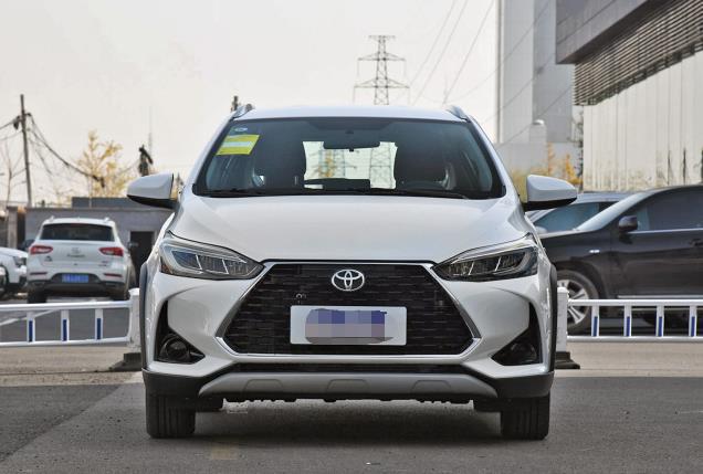 14万内，悦纳和YARiSL致炫哪个更有档次？两个车主：我的高一些_百科TA说