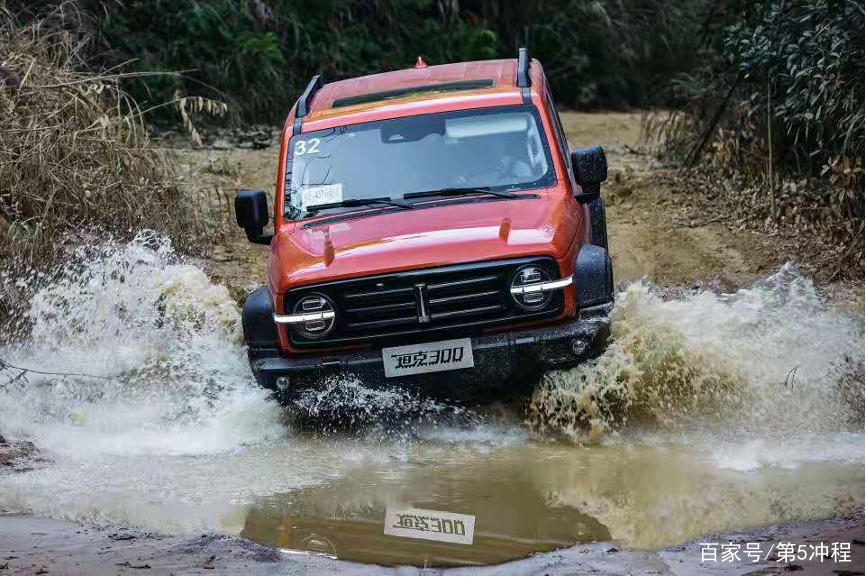 真金就是要火炼！WEY坦克300挑战山城“最极限”越野赛道_百科TA说