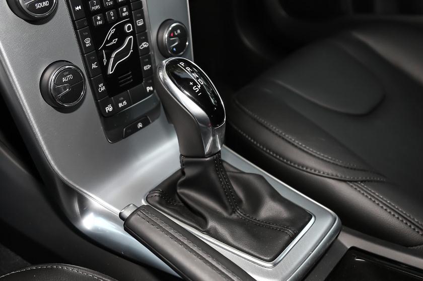 沃尔沃V40真的好吗？听听车主怎么说！_百科TA说