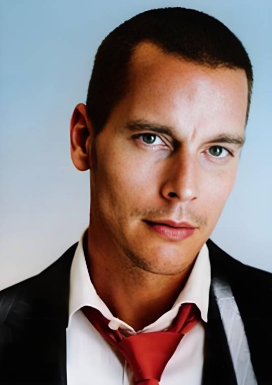 Darryn Lucio_百度百科