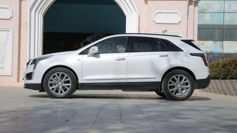 隔音出色的美系豪华SUV，试驾凯迪拉克XT5_百科TA说