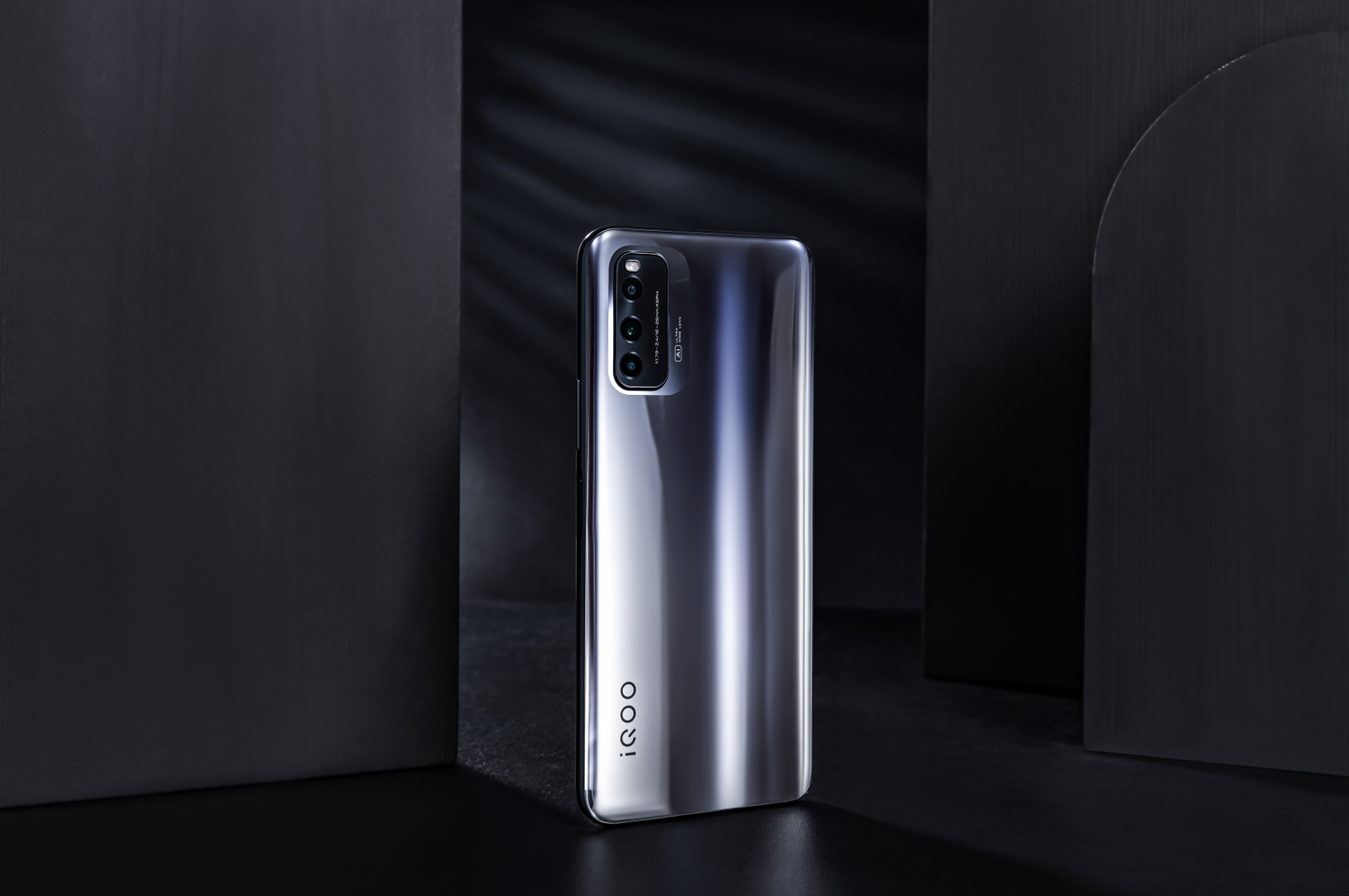 iQOO Neo5 活力版：两千价位段的强悍实力派_百科TA说