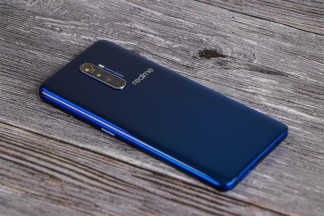 Realme这款旗舰虽然不支持5G，但256GB搭配90Hz屏，性价比更高_百科TA说