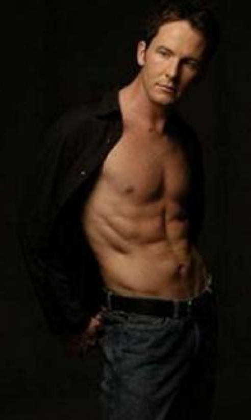 Troy Moore_百度百科