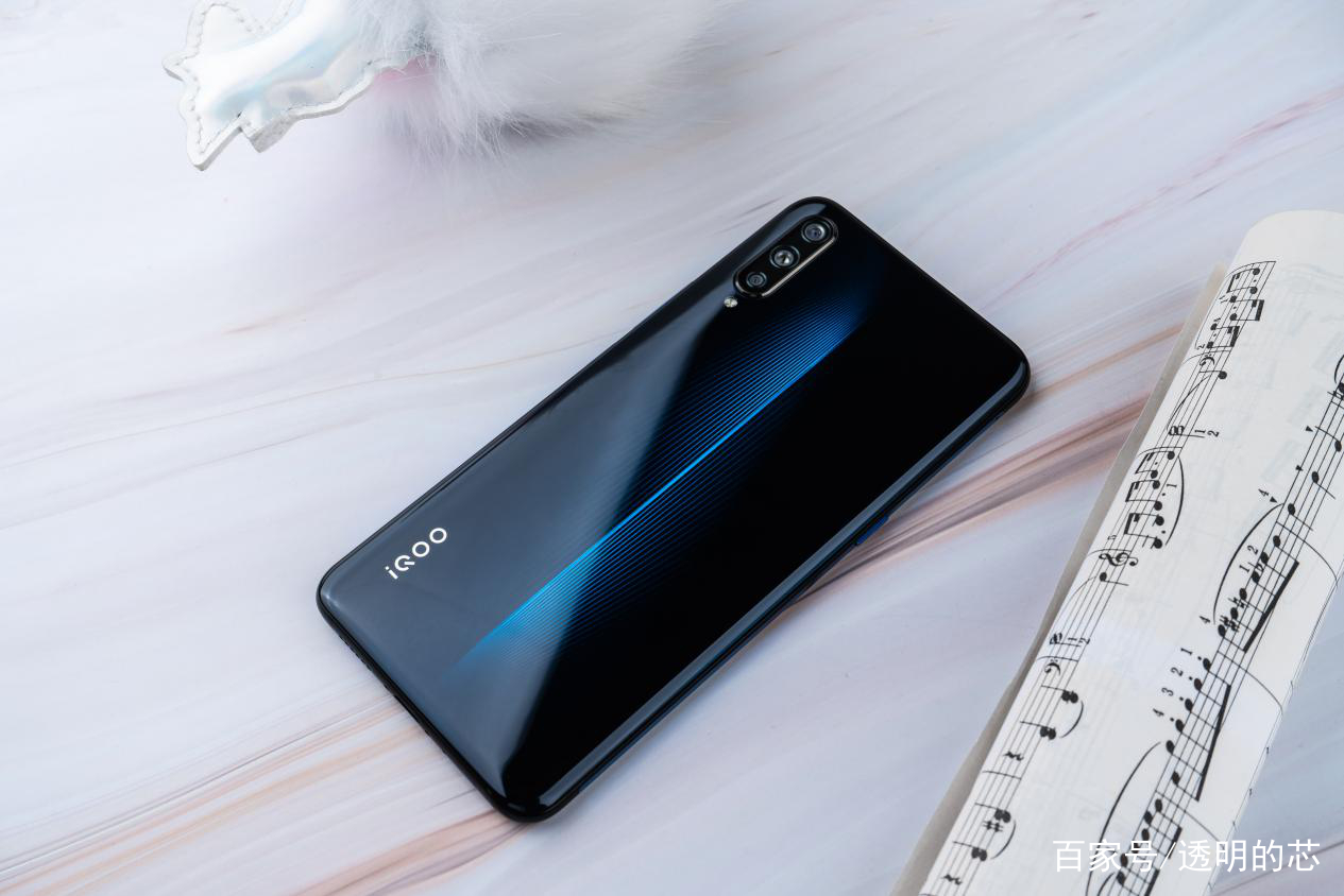 iQOO让你见识一下“三高”手机，高热点高配置高销量_百科TA说