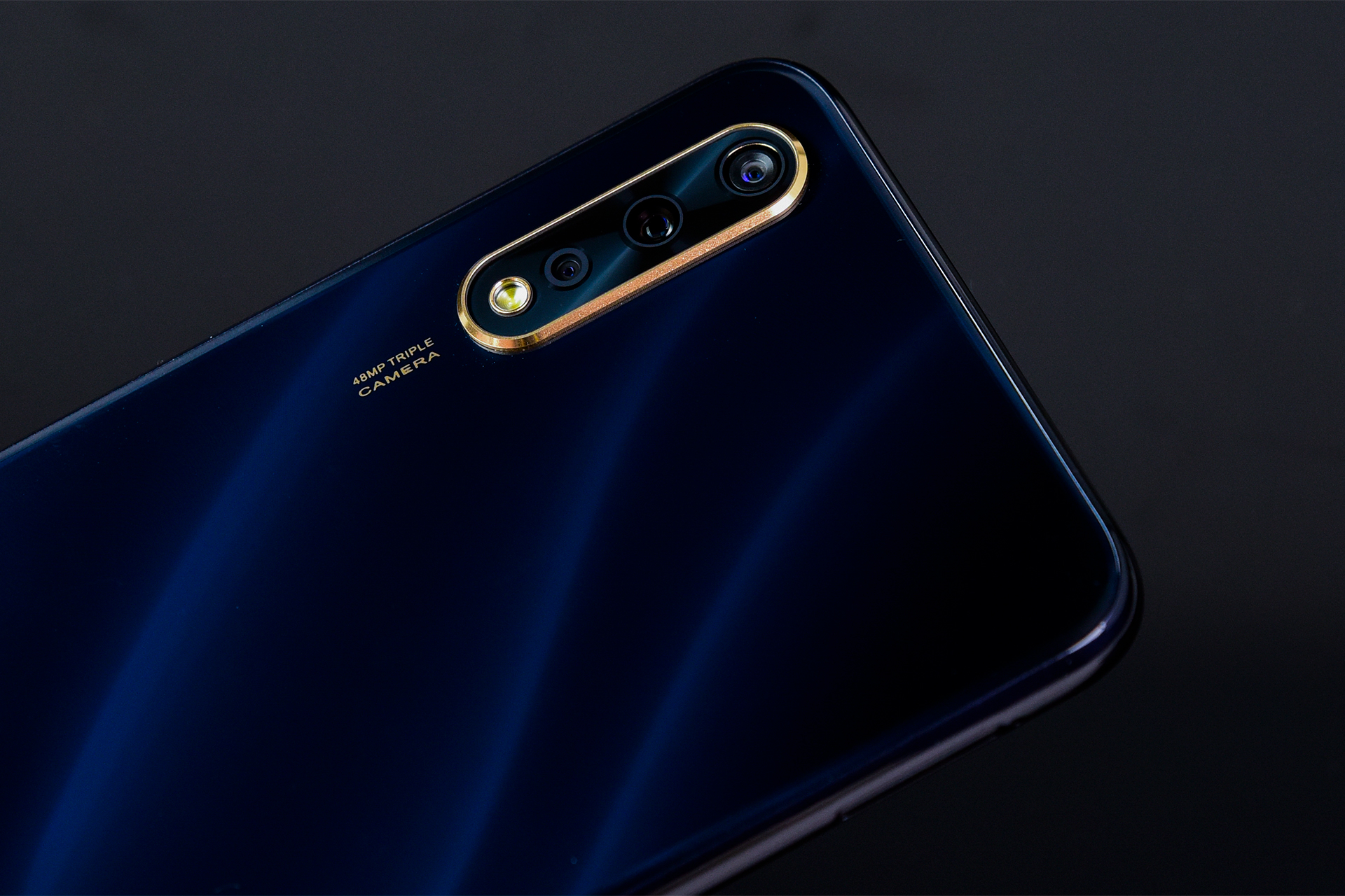 骁龙712+4800万超广三摄 vivo Z5极速幻影图赏_百科TA说