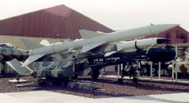 TSR-2轰炸机：中道崩殂的皇家空军末代核威慑利器_百科TA说