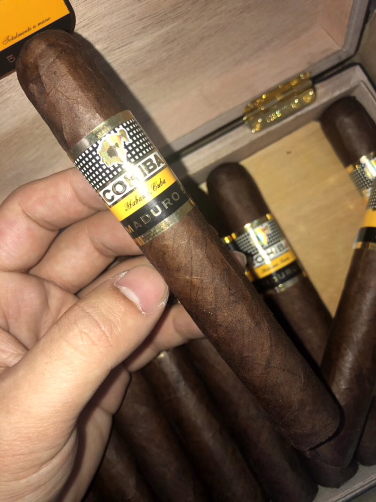 高希霸大天才雪茄 COHIBA Maduro 5 Genio_百科TA说