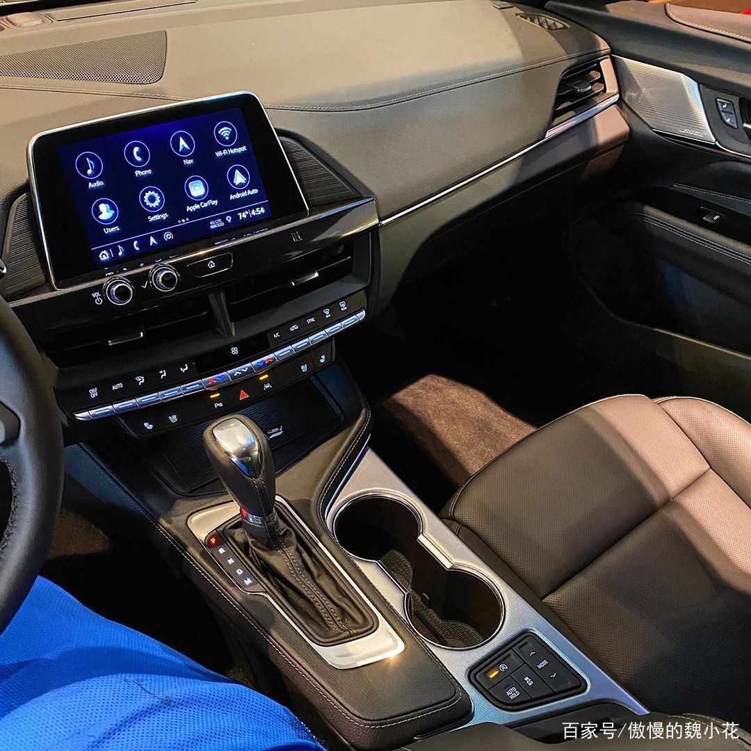 向BBA正式发起冲击，新款“凯迪拉克CT4”进店，外观内饰太精致！_百科TA说