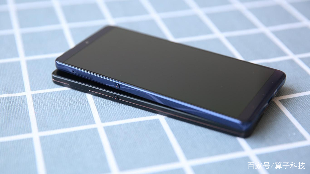 专业解析一下，坚果Pro2S使用的AMOLED屏到底怎么样_百科TA说