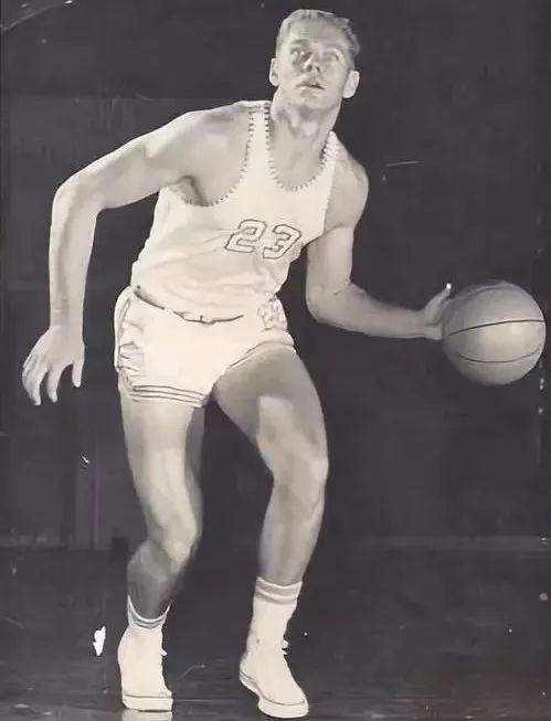 大字不识却当了17年老师，这种缺陷成就了他的传奇_百科TA说