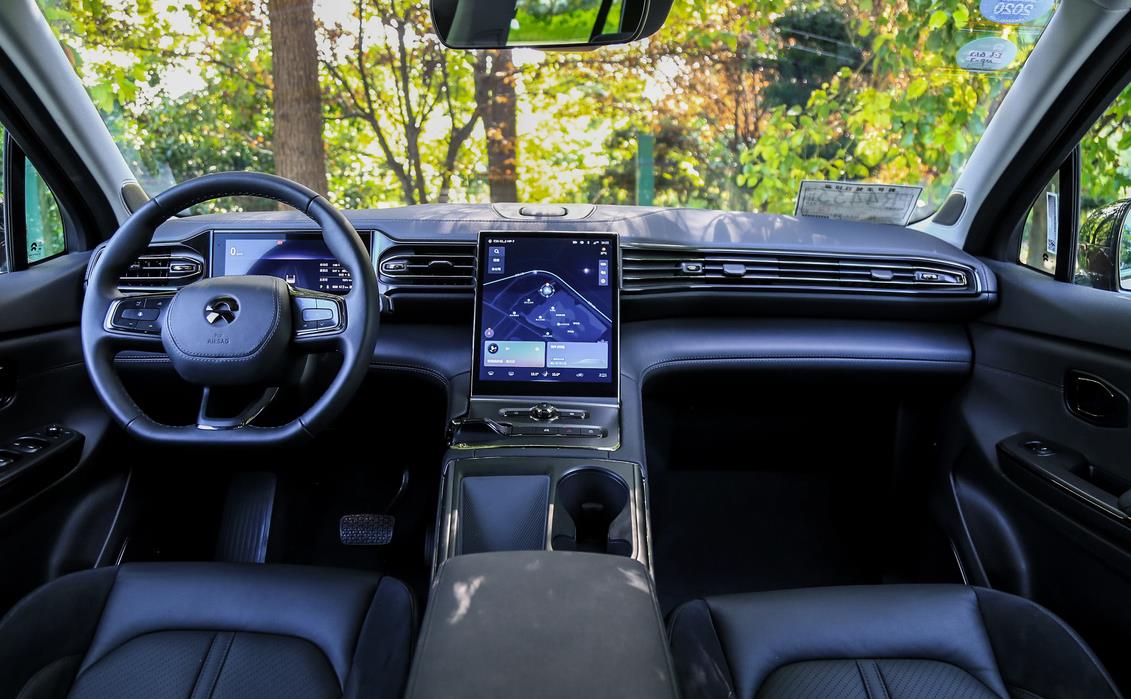 采访蔚来ES6使用者，它有何独到之处？车主说了一句实在话_百科TA说